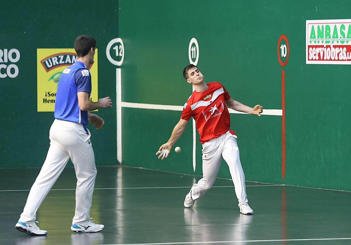 Exhibición de Iztueta en su triunfo 22-9 con Ezkurdia en Altsasu | El Diario Vasco